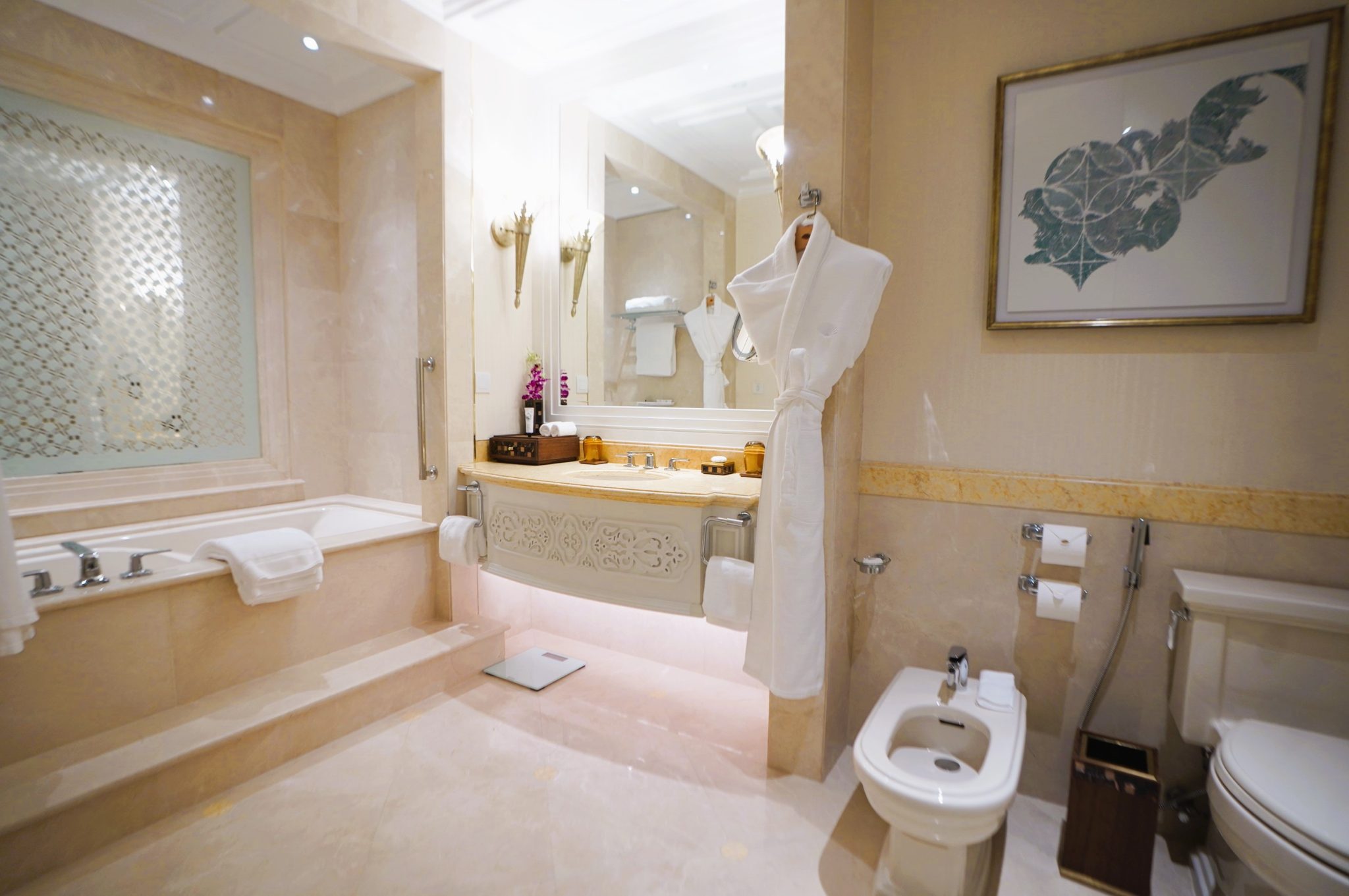 LOVETABI | 旅に恋する情報マガジン アブダビの宮殿ホテル「エミレーツ・パレス」に宿泊！究極のラグジュアリー滞在を